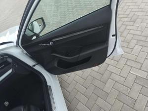 White Skoda Octavia 2020 in Taurage, with an engine capacity of 1.97 L and mileage of 293 thousand km for 11800 €, photo 23 on AUTOMOTO.COM.LV