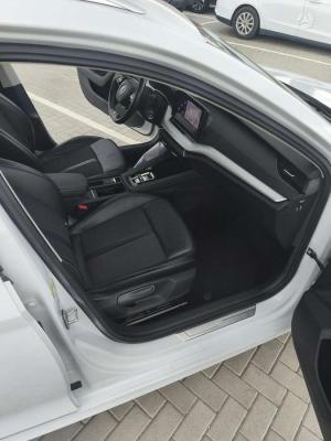 White Skoda Octavia 2020 in Taurage, with an engine capacity of 1.97 L and mileage of 293 thousand km for 11800 €, photo 24 on AUTOMOTO.COM.LV