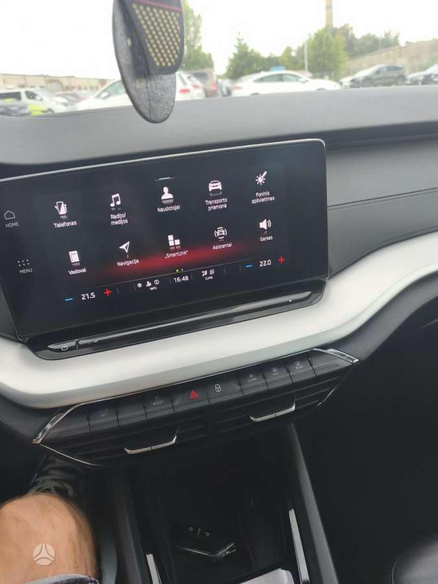 White Skoda Octavia 2020 in Taurage, with an engine capacity of 1.97 L and mileage of 293 thousand km for 11800 €, photo 25 on AUTOMOTO.COM.LV