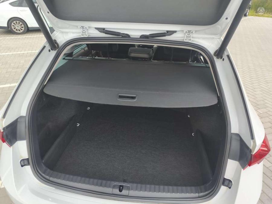 White Skoda Octavia 2020 in Taurage, with an engine capacity of 1.97 L and mileage of 293 thousand km for 11800 €, photo 29 on AUTOMOTO.COM.LV