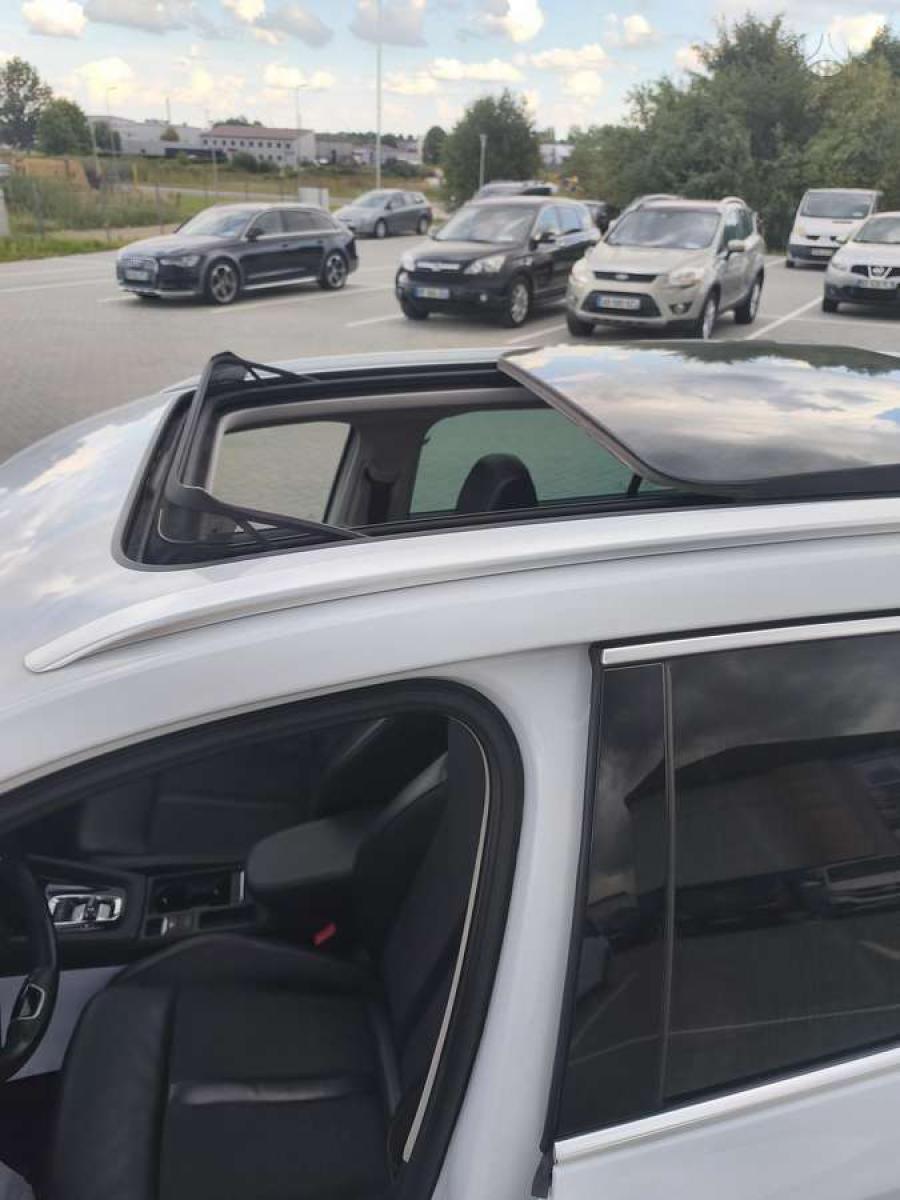 White Skoda Octavia 2020 in Taurage, with an engine capacity of 1.97 L and mileage of 293 thousand km for 11800 €, photo 33 on AUTOMOTO.COM.LV