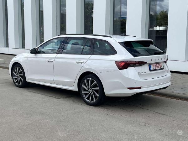 White Skoda Octavia 2020 in Vilnius, with an engine capacity of 1.97 L and mileage of 157 thousand km for 16990 €, photo 2 on AUTOMOTO.COM.LV