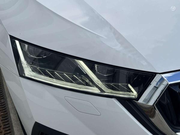 White Skoda Octavia 2020 in Vilnius, with an engine capacity of 1.97 L and mileage of 157 thousand km for 16990 €, photo 4 on AUTOMOTO.COM.LV