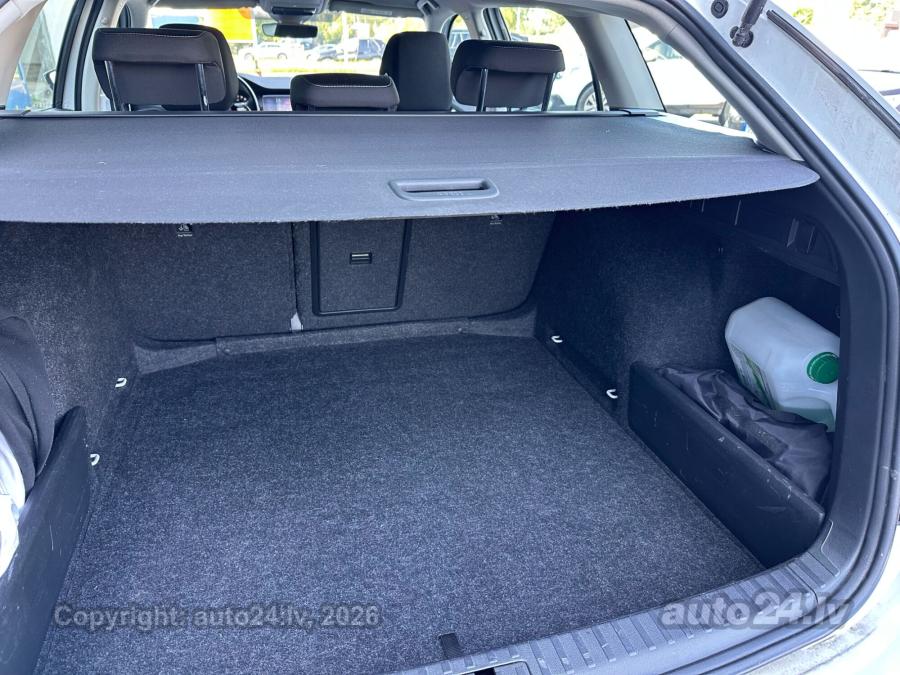 White Skoda Octavia 2020 in Tallinn, with an engine capacity of 2.00 L and mileage of 214 thousand km for 13990 €, photo 13 on AUTOMOTO.COM.LV