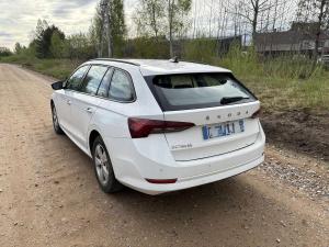 White Skoda Octavia 2020 in Taurage, with an engine capacity of 1.97 L and mileage of 230 thousand km for 6990 €, photo 4 on AUTOMOTO.COM.LV