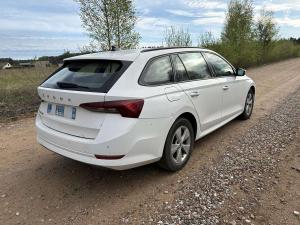 White Skoda Octavia 2020 in Taurage, with an engine capacity of 1.97 L and mileage of 230 thousand km for 6990 €, photo 6 on AUTOMOTO.COM.LV