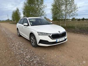 White Skoda Octavia 2020 in Taurage, with an engine capacity of 1.97 L and mileage of 230 thousand km for 6990 €, photo 8 on AUTOMOTO.COM.LV
