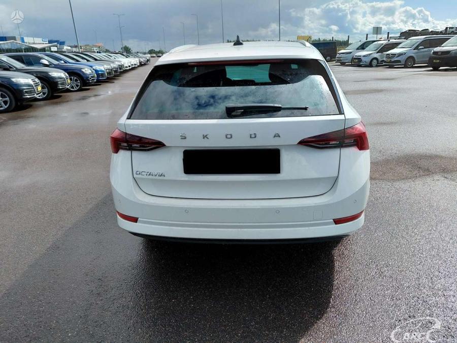 White Skoda Octavia 2020 in Vilnius, with an engine capacity of 1.97 L and mileage of 247 thousand km for 11900 €, photo 6 on AUTOMOTO.COM.LV