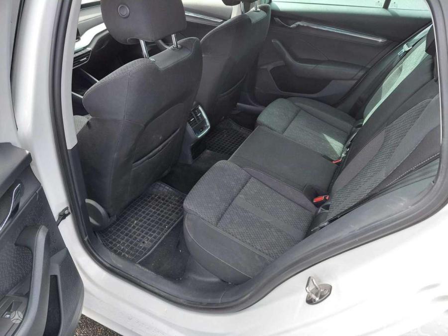 White Skoda Octavia 2020 in Vilnius, with an engine capacity of 1.97 L and mileage of 247 thousand km for 11900 €, photo 14 on AUTOMOTO.COM.LV