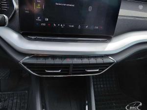 White Skoda Octavia 2020 in Vilnius, with an engine capacity of 1.97 L and mileage of 247 thousand km for 11900 €, photo 16 on AUTOMOTO.COM.LV