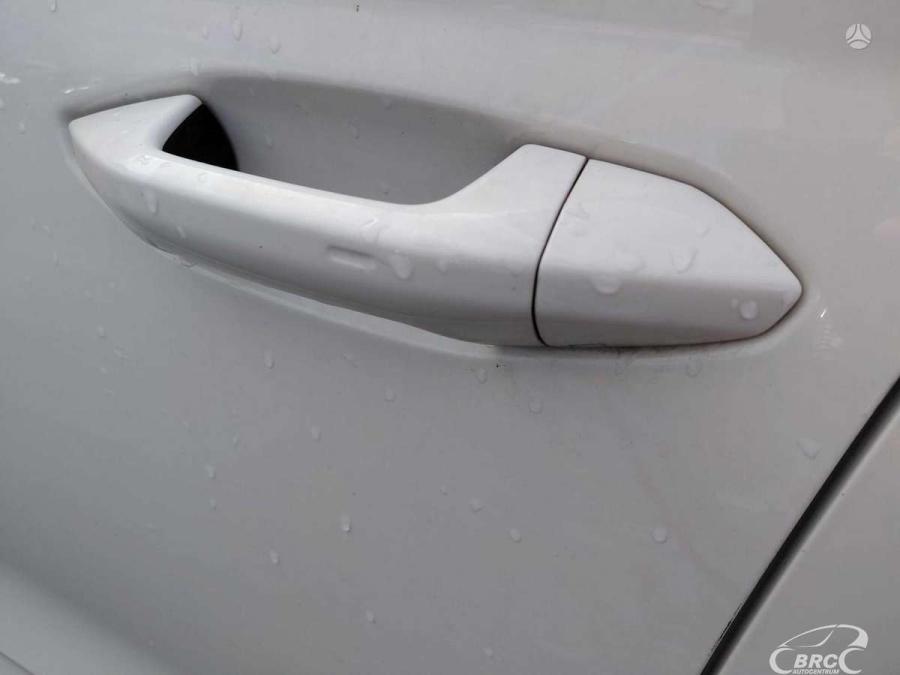 White Skoda Octavia 2020 in Vilnius, with an engine capacity of 1.97 L and mileage of 247 thousand km for 11900 €, photo 18 on AUTOMOTO.COM.LV