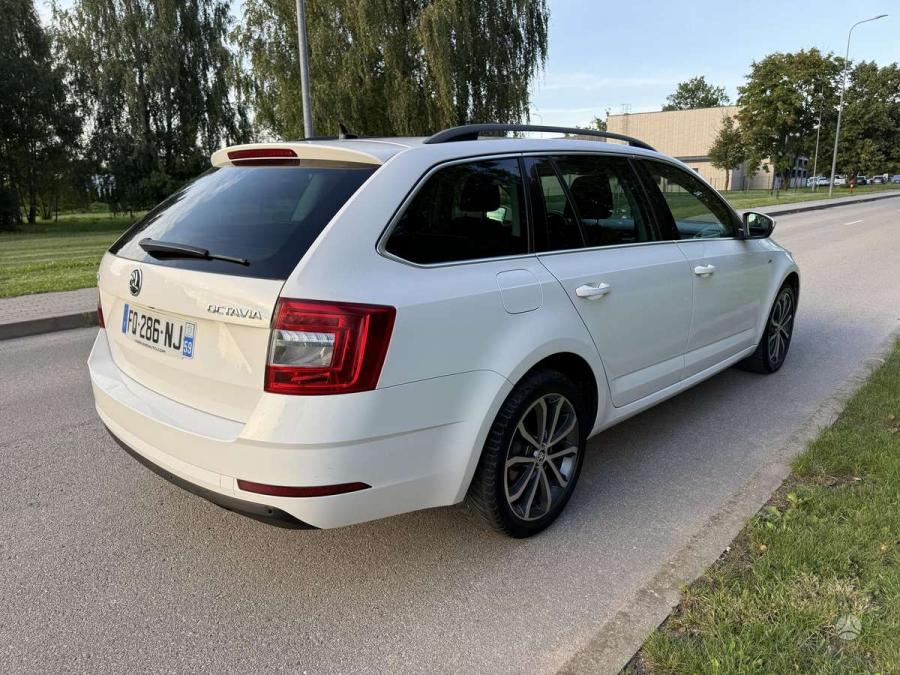 Balts Skoda Octavia 2020 Tauragė, ar dzinēja tilpumu 1.97 L un nobraukumu 444 tūkst. km par 7300 €, foto 10 vietnē AUTOMOTO.COM.LV
