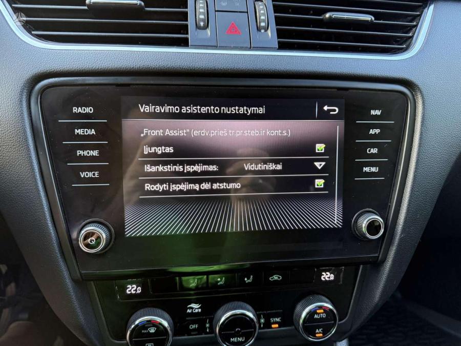 Balts Skoda Octavia 2020 Tauragė, ar dzinēja tilpumu 1.97 L un nobraukumu 444 tūkst. km par 7300 €, foto 24 vietnē AUTOMOTO.COM.LV