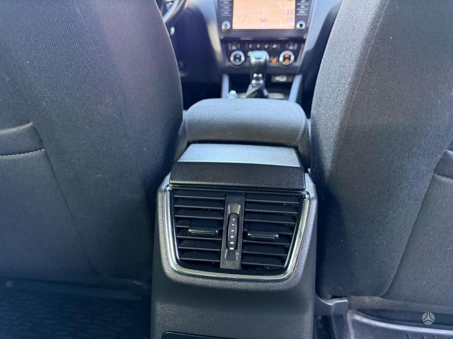 Balts Skoda Octavia 2020 Tauragė, ar dzinēja tilpumu 1.97 L un nobraukumu 444 tūkst. km par 7300 €, foto 29 vietnē AUTOMOTO.COM.LV