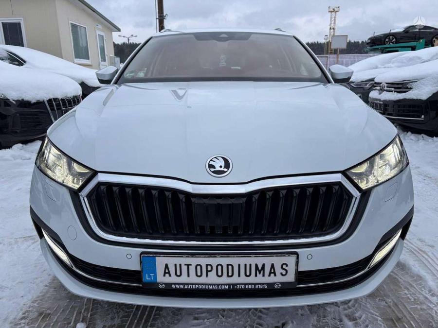 White Skoda Octavia 2021 in Vilnius, with an engine capacity of 1.40 L and mileage of 100 thousand km for 17300 €, photo 3 on AUTOMOTO.COM.LV