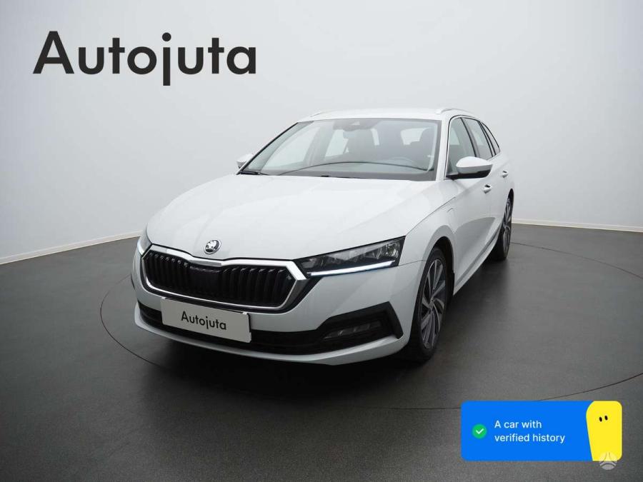White Skoda Octavia 2021 in Kaunas, with an engine capacity of 1.40 L and mileage of 149 thousand km for 16600 €, photo 1 on AUTOMOTO.COM.LV
