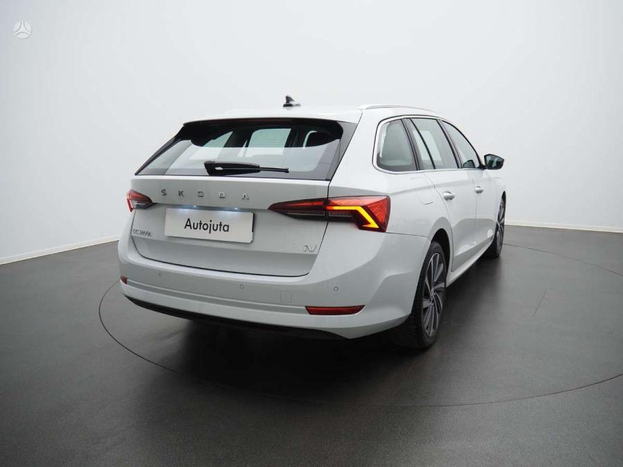 White Skoda Octavia 2021 in Kaunas, with an engine capacity of 1.40 L and mileage of 149 thousand km for 16600 €, photo 4 on AUTOMOTO.COM.LV