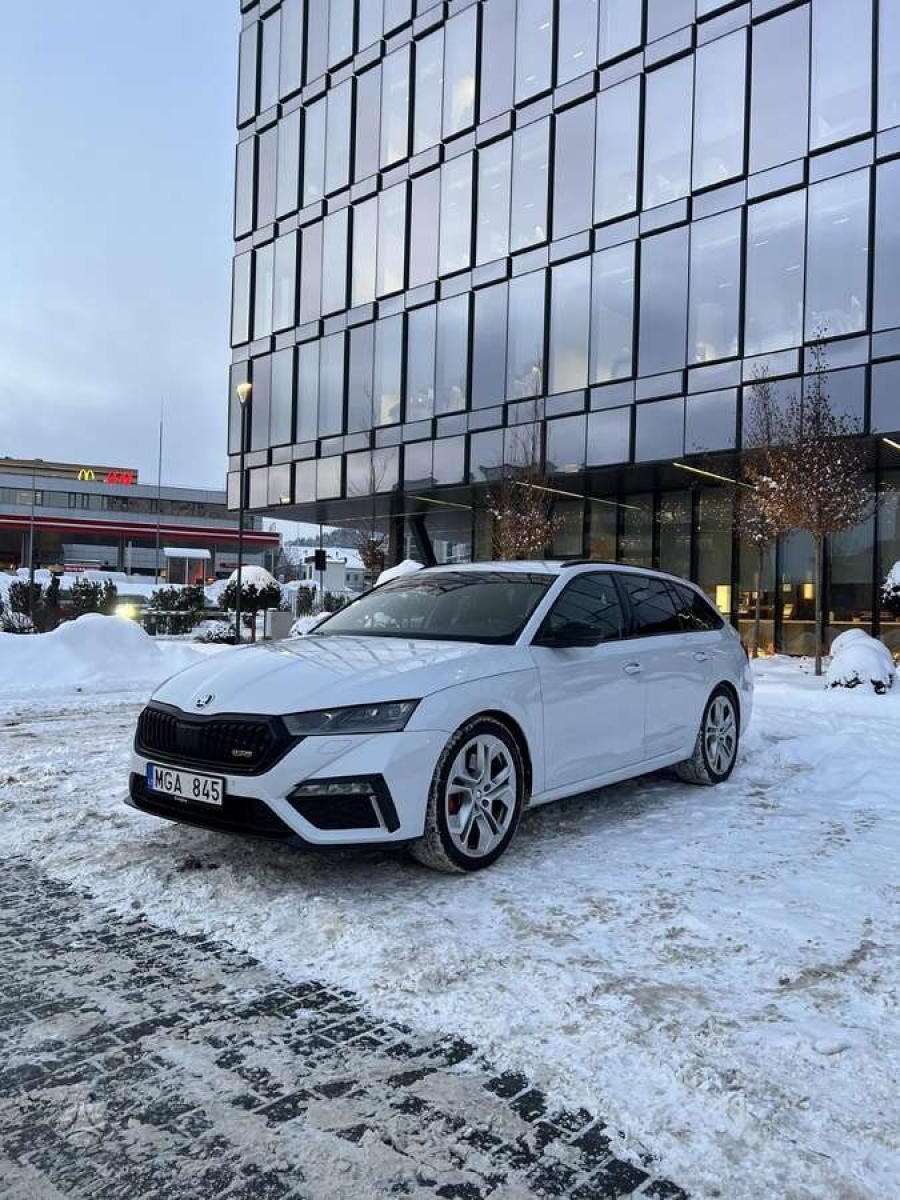 White Skoda Octavia 2021 in Vilnius, with an engine capacity of 1.98 L and mileage of 90 thousand km for 25500 €, photo 1 on AUTOMOTO.COM.LV