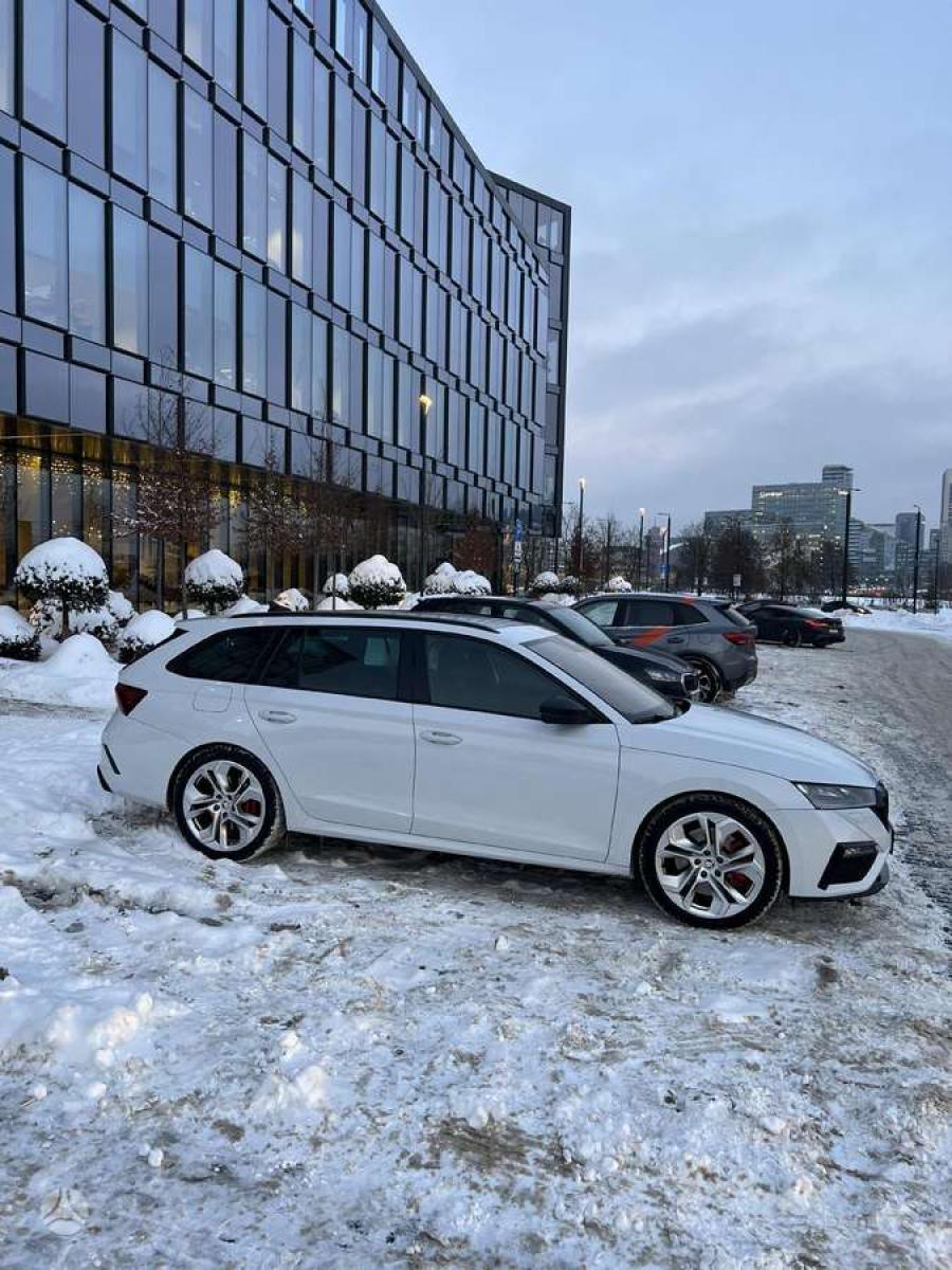 White Skoda Octavia 2021 in Vilnius, with an engine capacity of 1.98 L and mileage of 90 thousand km for 25500 €, photo 4 on AUTOMOTO.COM.LV