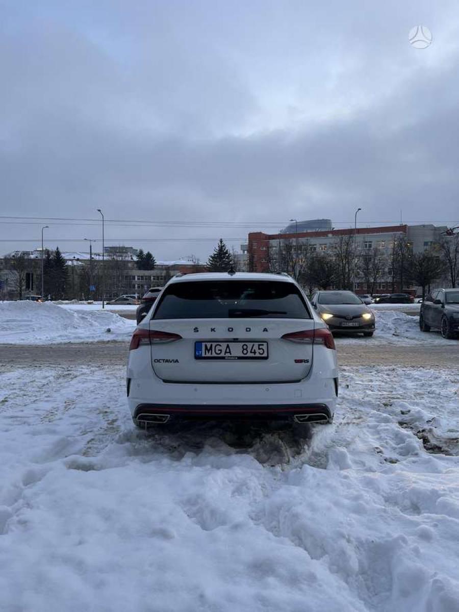White Skoda Octavia 2021 in Vilnius, with an engine capacity of 1.98 L and mileage of 90 thousand km for 25500 €, photo 7 on AUTOMOTO.COM.LV