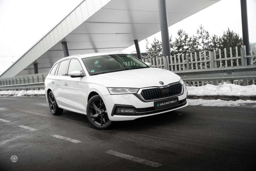 White Skoda Octavia 2021 in Vilnius, with an engine capacity of 1.40 L and mileage of 129 thousand km for 19750 €, photo 1 on AUTOMOTO.COM.LV