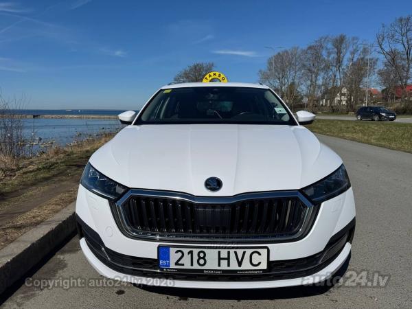 White Skoda Octavia 2021 in Tallinn, with an engine capacity of 1.50 L and mileage of 141 thousand km for 19000 €, photo 3 on AUTOMOTO.COM.LV