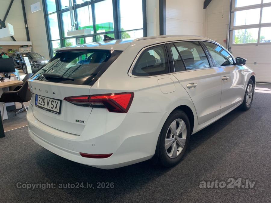 White Skoda Octavia 2021 in Rakvere, with an engine capacity of 1.50 L and mileage of 149 thousand km for 15400 €, photo 4 on AUTOMOTO.COM.LV