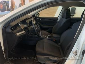 White Skoda Octavia 2021 in Rakvere, with an engine capacity of 1.50 L and mileage of 149 thousand km for 15400 €, photo 6 on AUTOMOTO.COM.LV