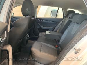 White Skoda Octavia 2021 in Rakvere, with an engine capacity of 1.50 L and mileage of 149 thousand km for 15400 €, photo 7 on AUTOMOTO.COM.LV