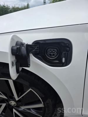 White Skoda Octavia 2021 in Riga, with an engine capacity of 1.40 L and mileage of 131 thousand km for 18900 €, photo 14 on AUTOMOTO.COM.LV