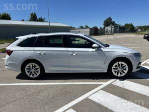 White Skoda Octavia 2021 in Riga, with an engine capacity of 2.00 L and mileage of 97 thousand km for 17500 €, photo 5 on AUTOMOTO.COM.LV