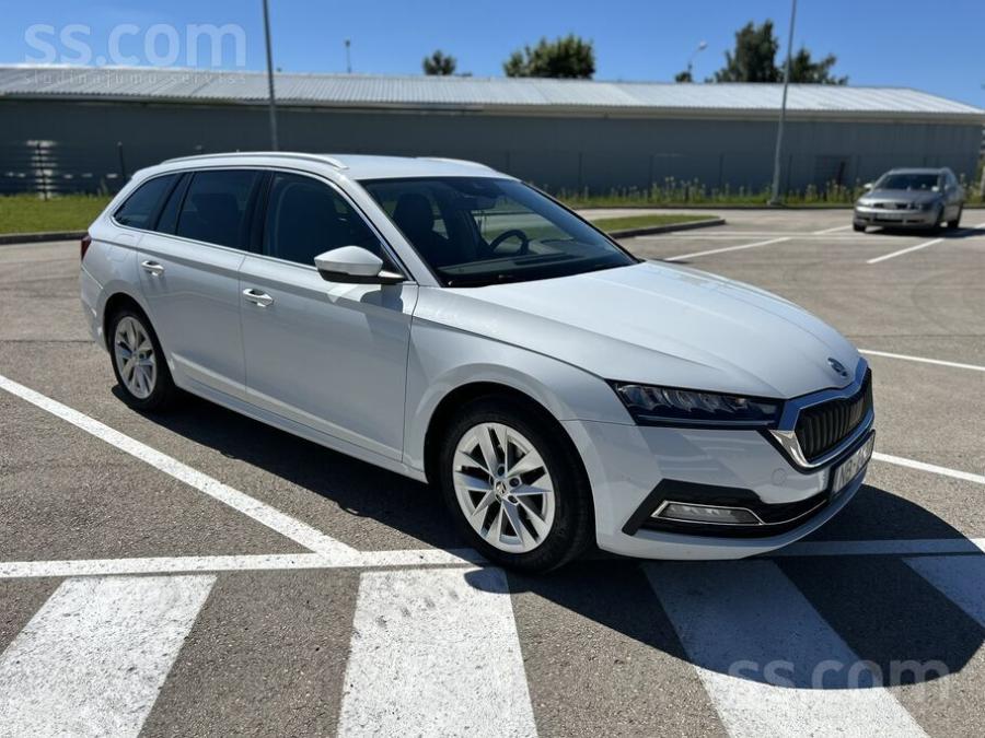 White Skoda Octavia 2021 in Riga, with an engine capacity of 2.00 L and mileage of 97 thousand km for 17500 €, photo 8 on AUTOMOTO.COM.LV