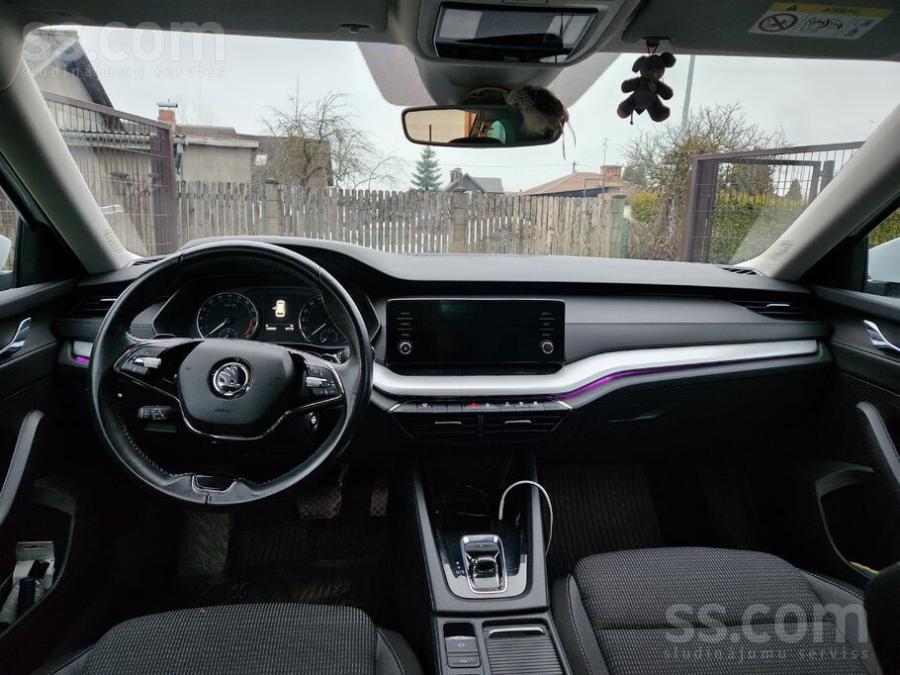 White Skoda Octavia 2021 in Jelgava, with an engine capacity of 2.00 L and mileage of 136 thousand km for 18000 €, photo 7 on AUTOMOTO.COM.LV