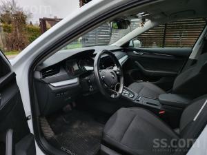 White Skoda Octavia 2021 in Jelgava, with an engine capacity of 2.00 L and mileage of 136 thousand km for 18000 €, photo 9 on AUTOMOTO.COM.LV