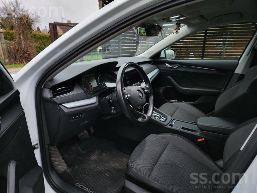 White Skoda Octavia 2021 in Jelgava, with an engine capacity of 2.00 L and mileage of 136 thousand km for 18000 €, photo 9 on AUTOMOTO.COM.LV