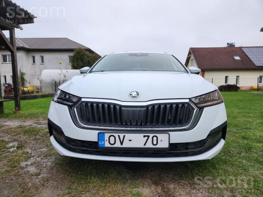 White Skoda Octavia 2021 in Jelgava, with an engine capacity of 2.00 L and mileage of 136 thousand km for 18000 €, photo 10 on AUTOMOTO.COM.LV