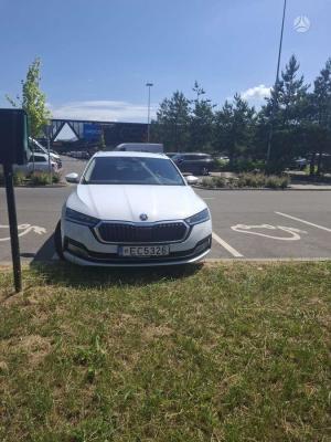 White Skoda Octavia 2021 in Vilnius, with an engine capacity of 1.40 L and mileage of 178 thousand km for 16100 €, photo 8 on AUTOMOTO.COM.LV