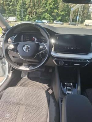 White Skoda Octavia 2021 in Vilnius, with an engine capacity of 1.40 L and mileage of 178 thousand km for 16100 €, photo 11 on AUTOMOTO.COM.LV