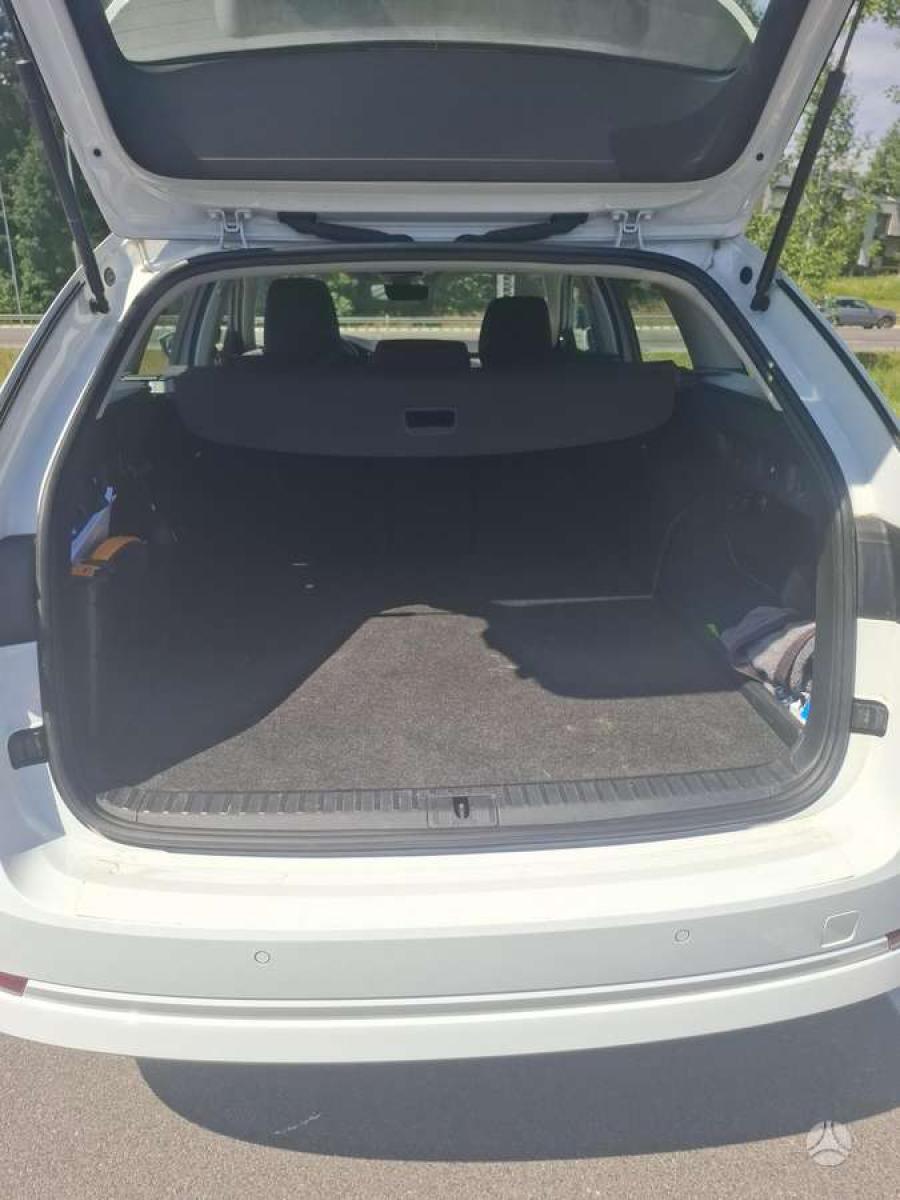 White Skoda Octavia 2021 in Vilnius, with an engine capacity of 1.40 L and mileage of 178 thousand km for 16100 €, photo 13 on AUTOMOTO.COM.LV