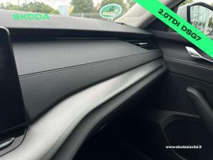 White Skoda Octavia 2021 in Siauliai, with an engine capacity of 1.97 L and mileage of 210 thousand km for 12900 €, photo 34 on AUTOMOTO.COM.LV