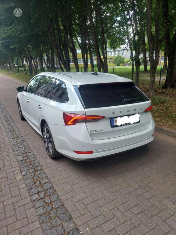 White Skoda Octavia 2021 in Jonava, with an engine capacity of 1.97 L and mileage of 220 thousand km for 12500 €, photo 5 on AUTOMOTO.COM.LV