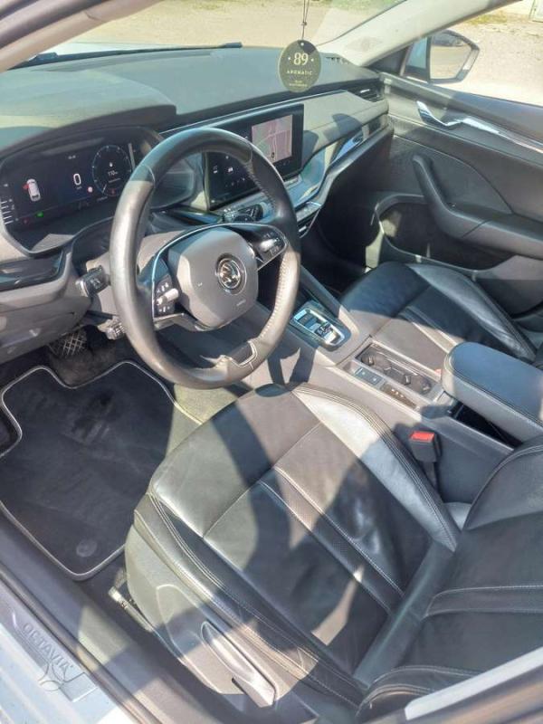 White Skoda Octavia 2021 in Jonava, with an engine capacity of 1.97 L and mileage of 220 thousand km for 12500 €, photo 7 on AUTOMOTO.COM.LV