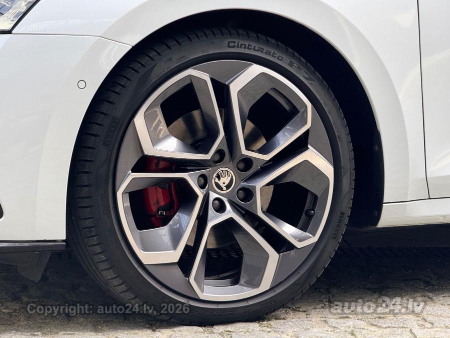 White Skoda Octavia 2021 in Tartu, with an engine capacity of 2.00 L and mileage of 195 thousand km for 19999 €, photo 11 on AUTOMOTO.COM.LV