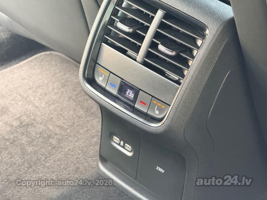 White Skoda Octavia 2021 in Tartu, with an engine capacity of 2.00 L and mileage of 195 thousand km for 19999 €, photo 27 on AUTOMOTO.COM.LV