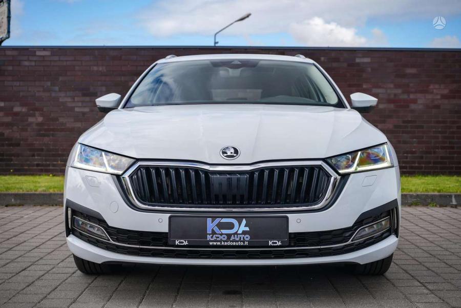 White Skoda Octavia 2021 in Marijampole, with an engine capacity of 1.97 L and mileage of 217 thousand km for 14250 €, photo 4 on AUTOMOTO.COM.LV