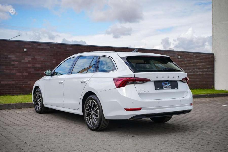 White Skoda Octavia 2021 in Marijampole, with an engine capacity of 1.97 L and mileage of 217 thousand km for 14250 €, photo 10 on AUTOMOTO.COM.LV