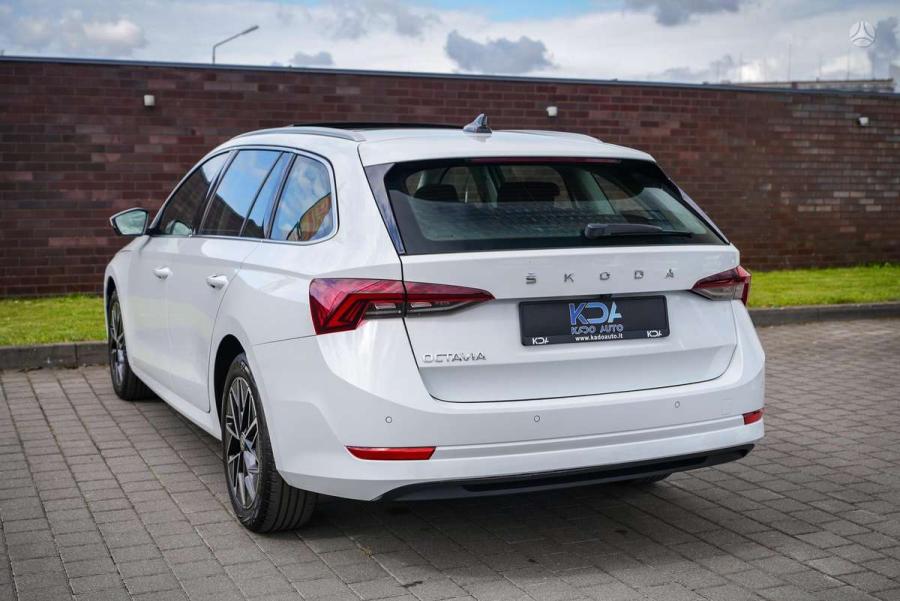 White Skoda Octavia 2021 in Marijampole, with an engine capacity of 1.97 L and mileage of 217 thousand km for 14250 €, photo 11 on AUTOMOTO.COM.LV