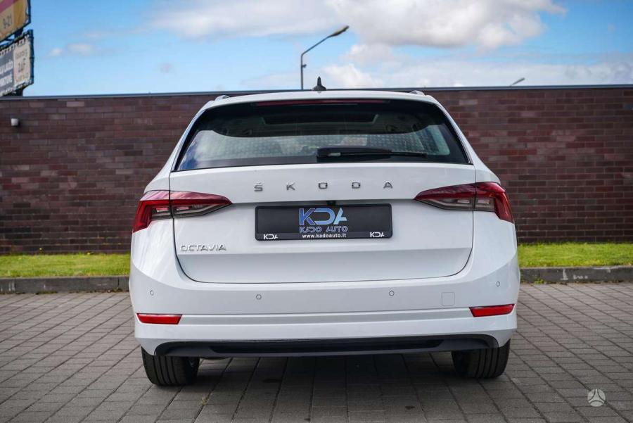 White Skoda Octavia 2021 in Marijampole, with an engine capacity of 1.97 L and mileage of 217 thousand km for 14250 €, photo 12 on AUTOMOTO.COM.LV