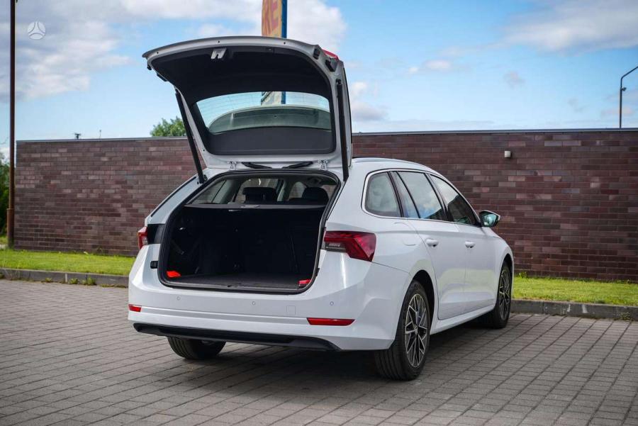 White Skoda Octavia 2021 in Marijampole, with an engine capacity of 1.97 L and mileage of 217 thousand km for 14250 €, photo 15 on AUTOMOTO.COM.LV