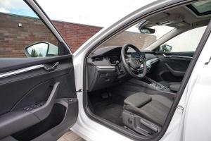 White Skoda Octavia 2021 in Marijampole, with an engine capacity of 1.97 L and mileage of 217 thousand km for 14250 €, photo 28 on AUTOMOTO.COM.LV